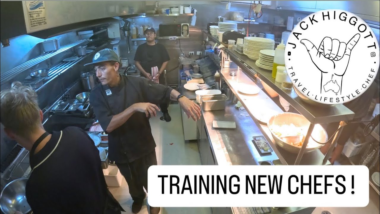 Training New Chefs! As A Sous Chef - YouTube