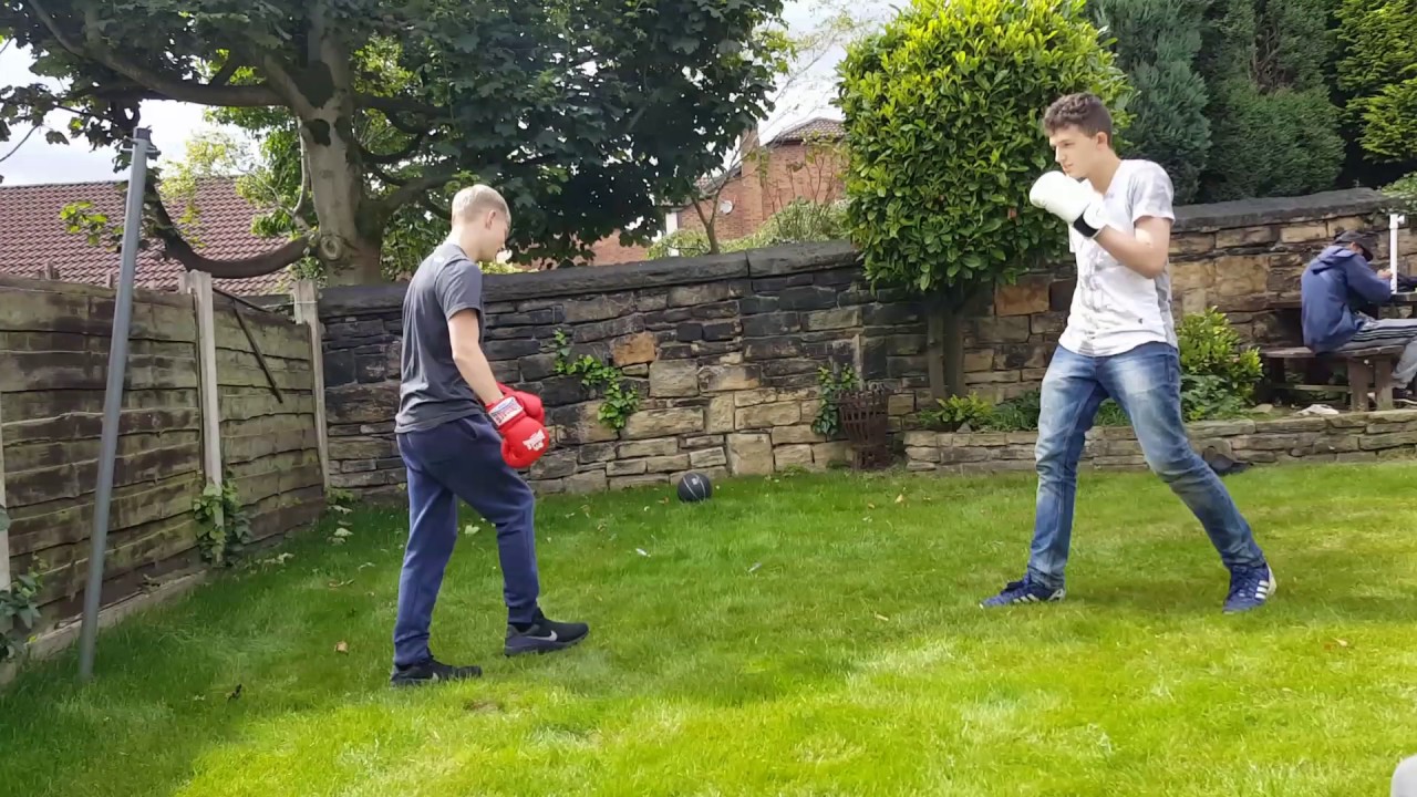 Funny back garden boxing - YouTube