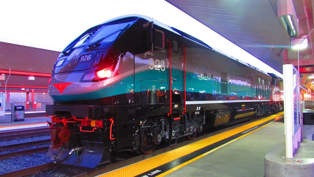 6/14/19 Metrolink F125 926, Amtrak Phase II 130 and more night ...