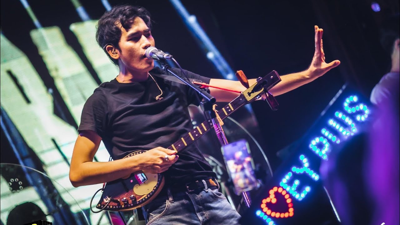 นะหน้าทอง | JOEY PHUWASIT | MINI-CONCERT JOEYPWS LIVE AT STEEL BAR # ...