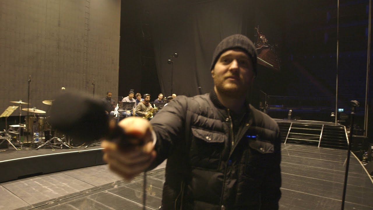 Michael Bublé get's camera operator to sing on stage! - YouTube