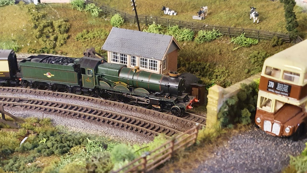 Hornby GWR Castle Class | 7034 Ince Castle | Model Railway | Ambleford ...