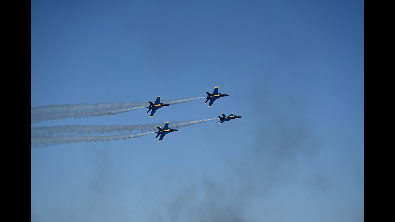 US Navy Blue Angels display at Chicago Air and Water Show - YouTube