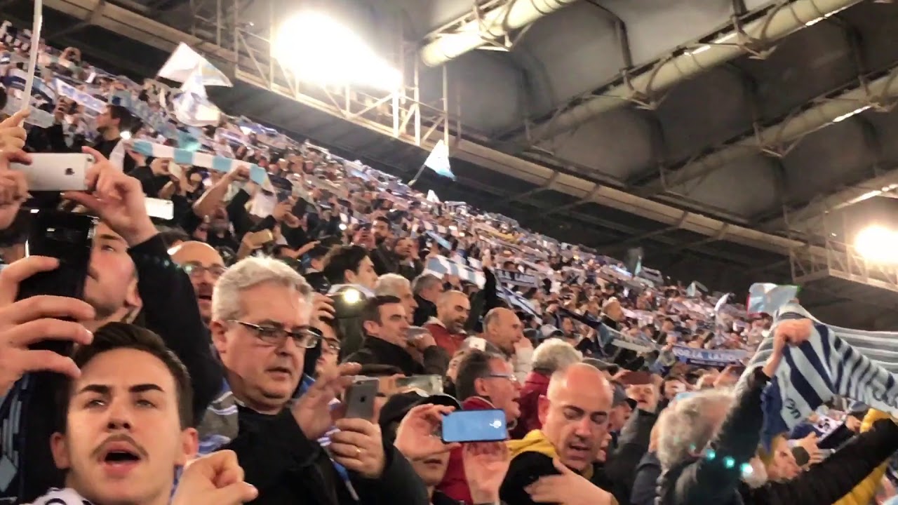 Lazio fans singing - YouTube