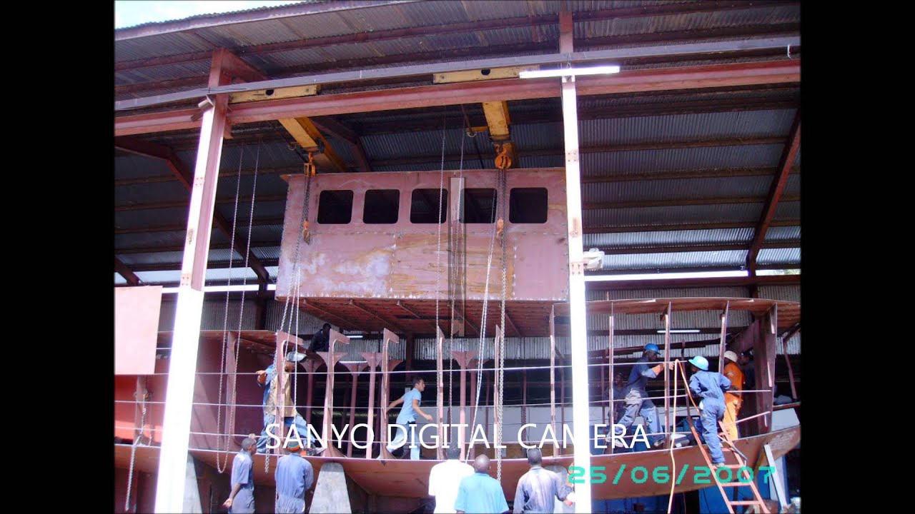 SONGORO MARINE BOATYARD - YouTube