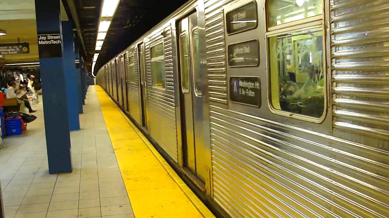 IND Fulton St Line: R32 A Train at Jay St-MetroTech (Manhattan Bound ...