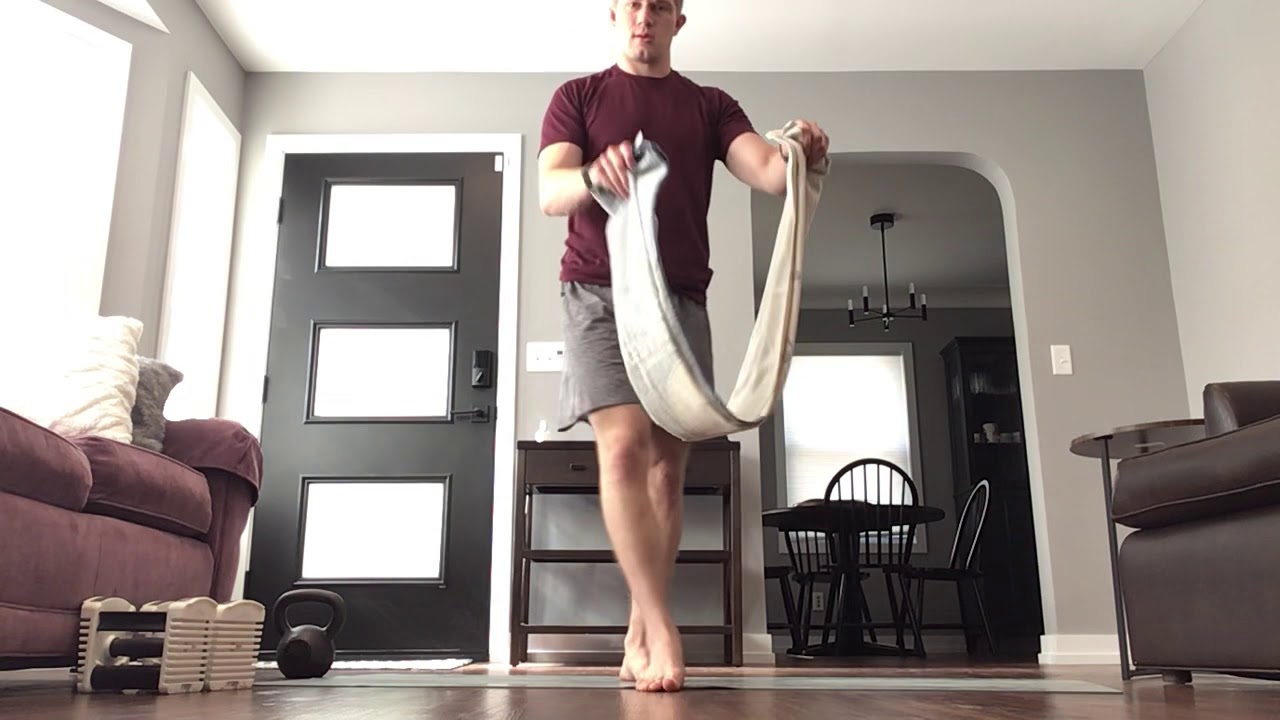 Towel Isometric Bicep Curl - YouTube