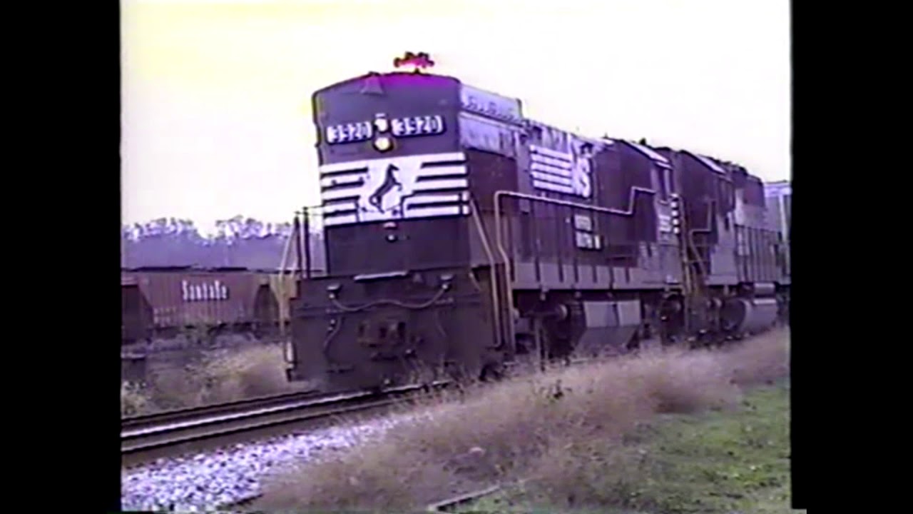 NS & CR Trains between Bloomington and E Peoria 90 to 92 - YouTube