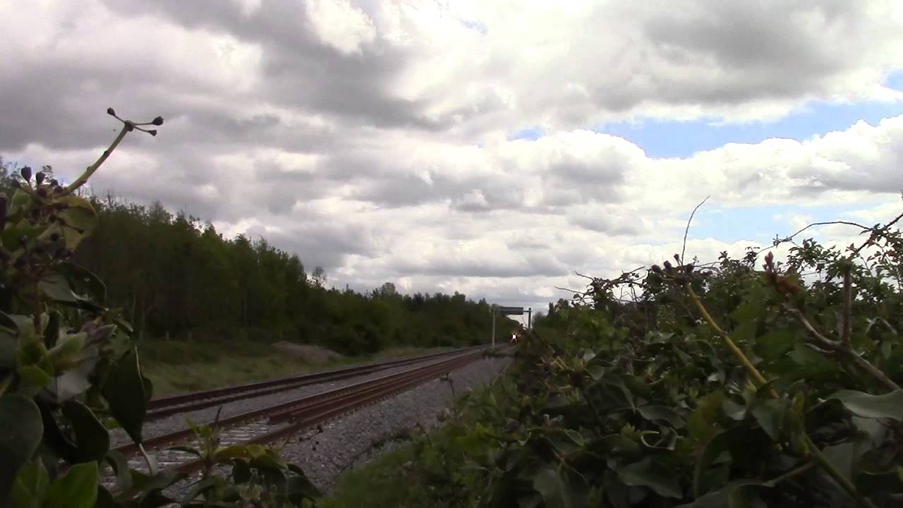 Pirton level crossing Worcs 09.05.15 - YouTube