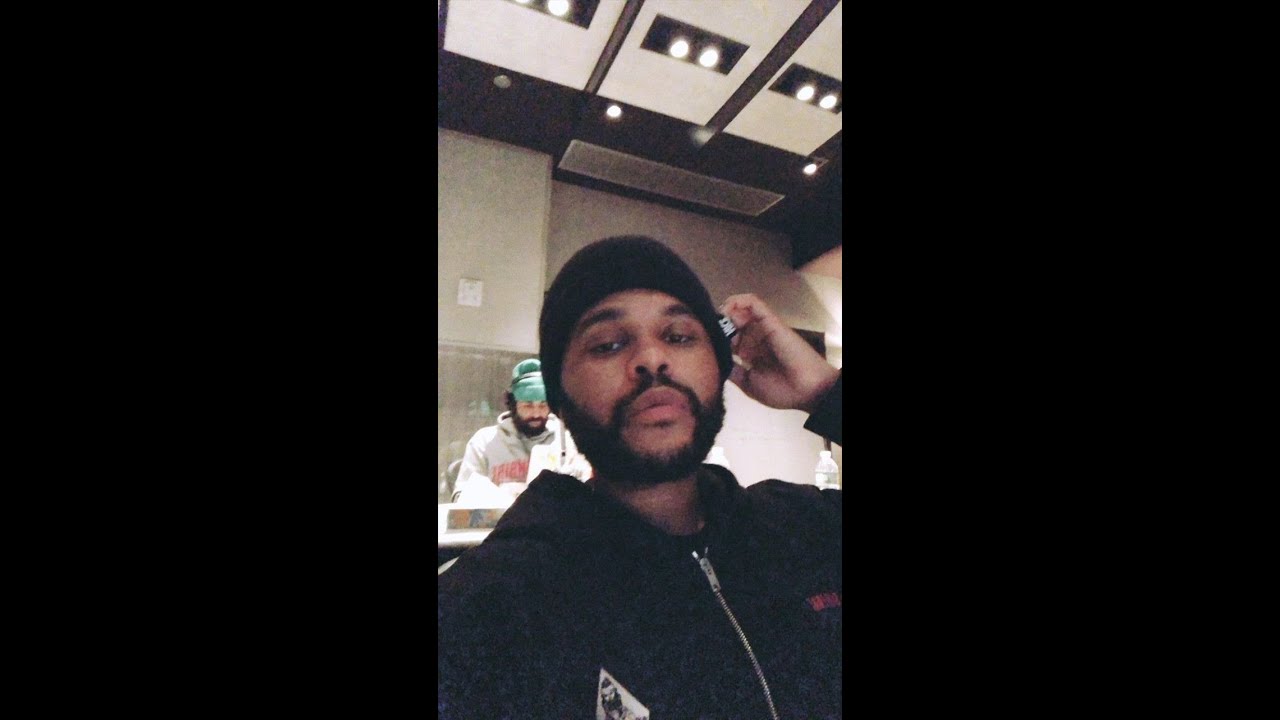 The Weeknd Smoking Weed on IG LIVE 🔴 - YouTube
