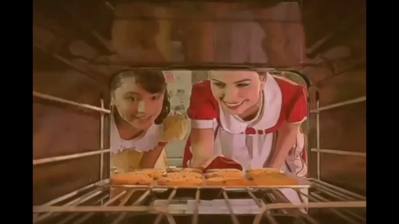 Mrs. Goodman Chunkee Cookie Cream Pie (September 2011) - YouTube