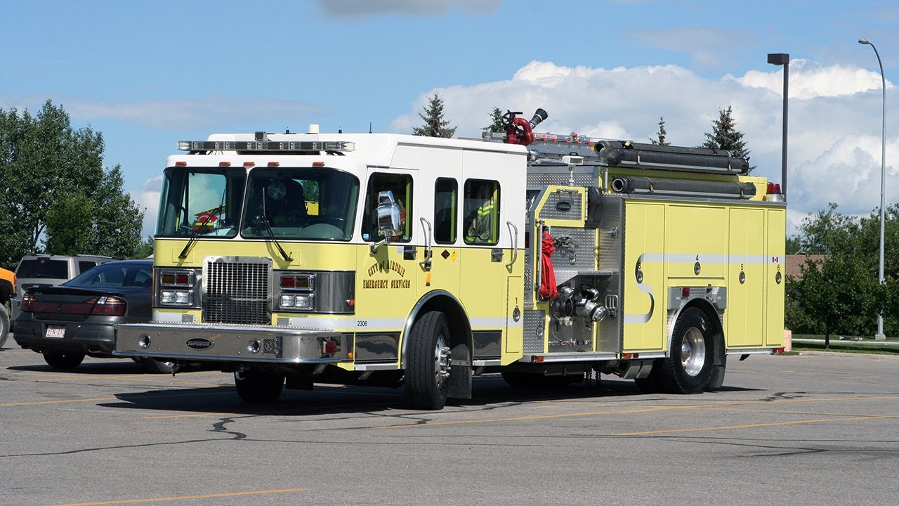 Airdrie Fire Department 2004 Spartan Metro Star / Superior pumper ...