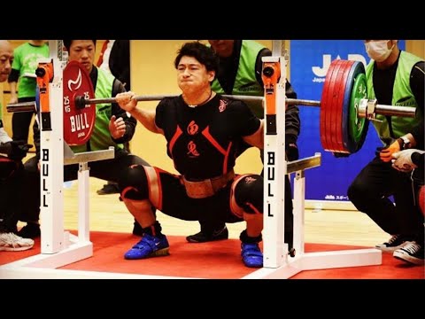 Olympic Weightlifter tries powerlifting competition - He squatted too low