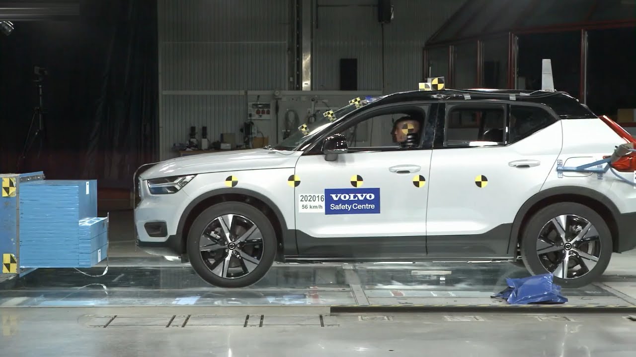 2021 Volvo XC40 Recharge P8 | Crash Test - YouTube