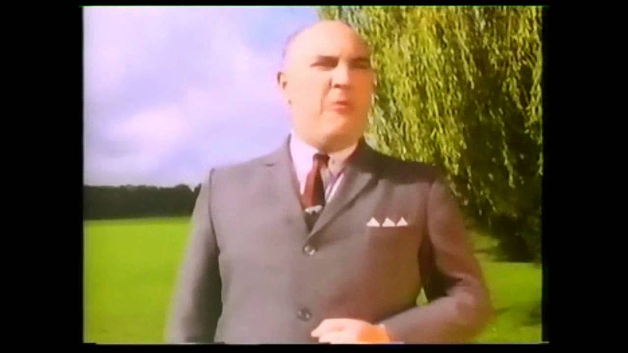 Alexei Sayle - On the Beatles' 'She's Leaving Home' - YouTube