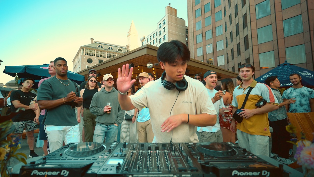 Rooftop Dance Party: House, UKG, Disco DJ Set | Giving Groove (Session ...