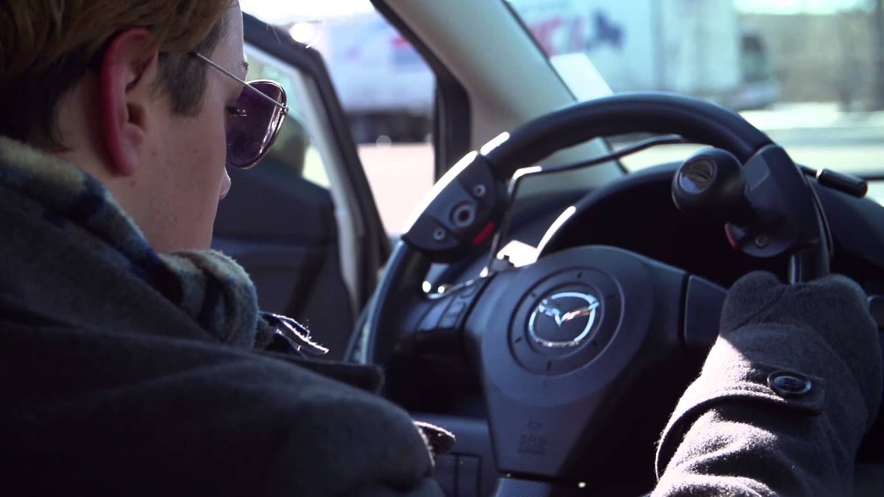 Aperçu des cours de conduite adapté - Tecnic - YouTube