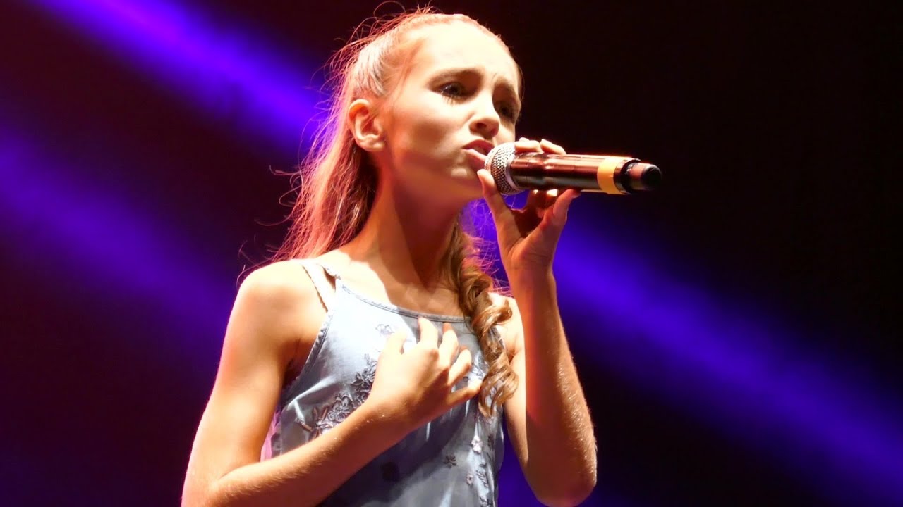 Angelina - C'est si beau ici (RTS Summer Live 2019) - YouTube
