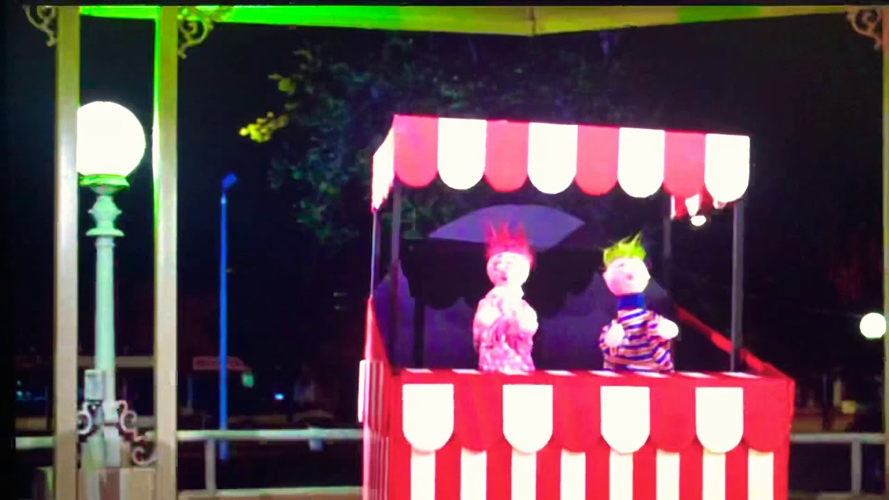Killer Klowns from outer space - puppet scene - YouTube