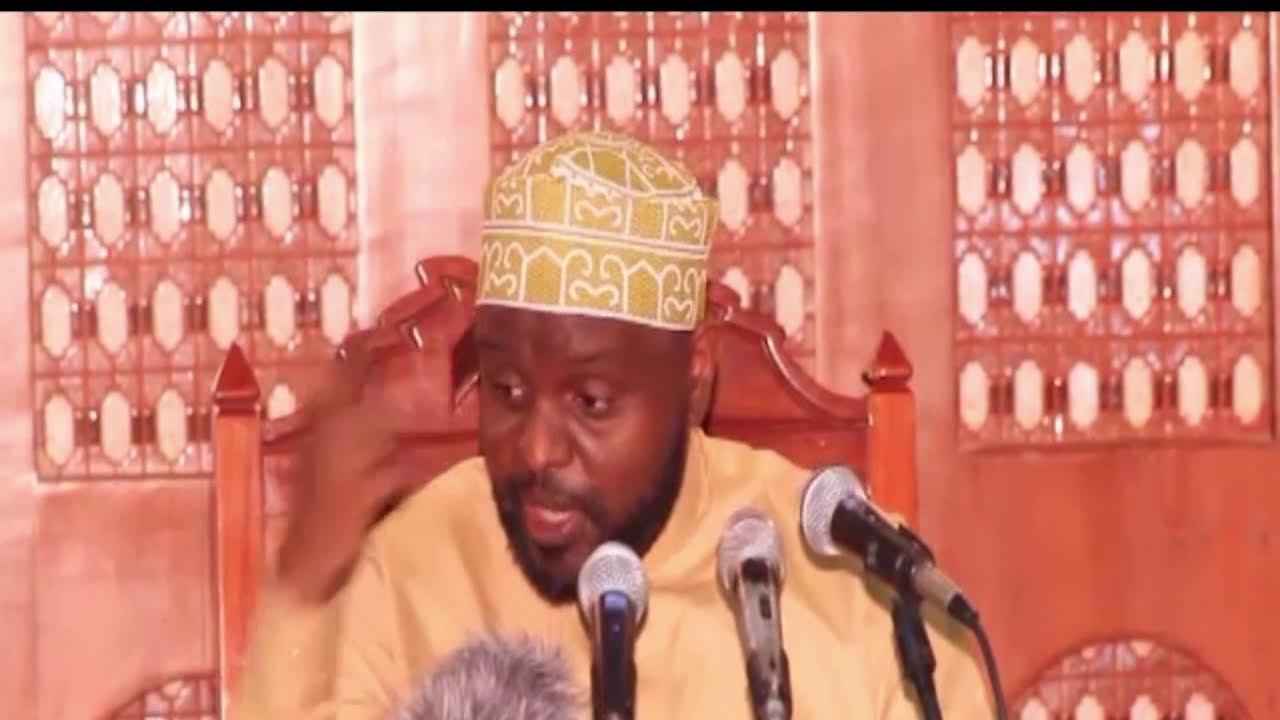 sheikh othman maalim live [masjid nour muhammad] - YouTube