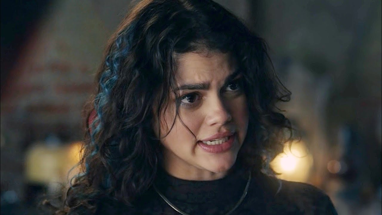 Gotham Knights 1x07 "Bad To Be Good" Review (HD), Harper And Stephanie ...