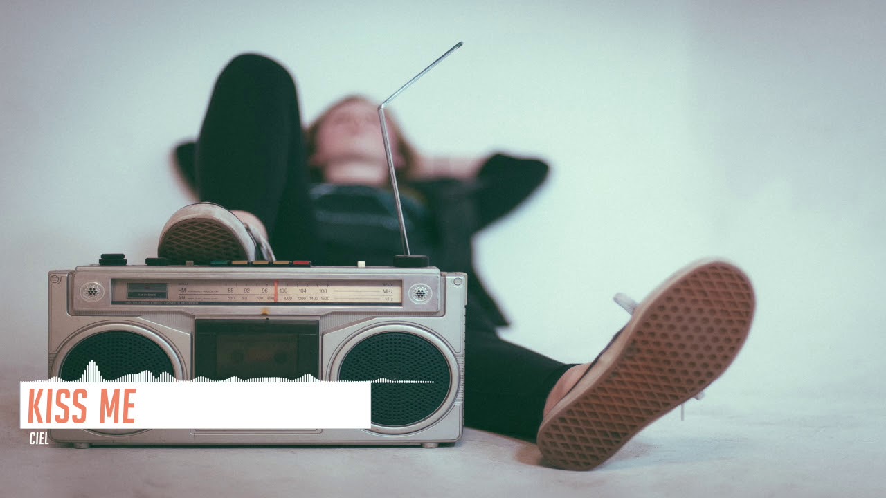 Carole & Tuesday OP ‘Kiss Me’ (Cover) - YouTube