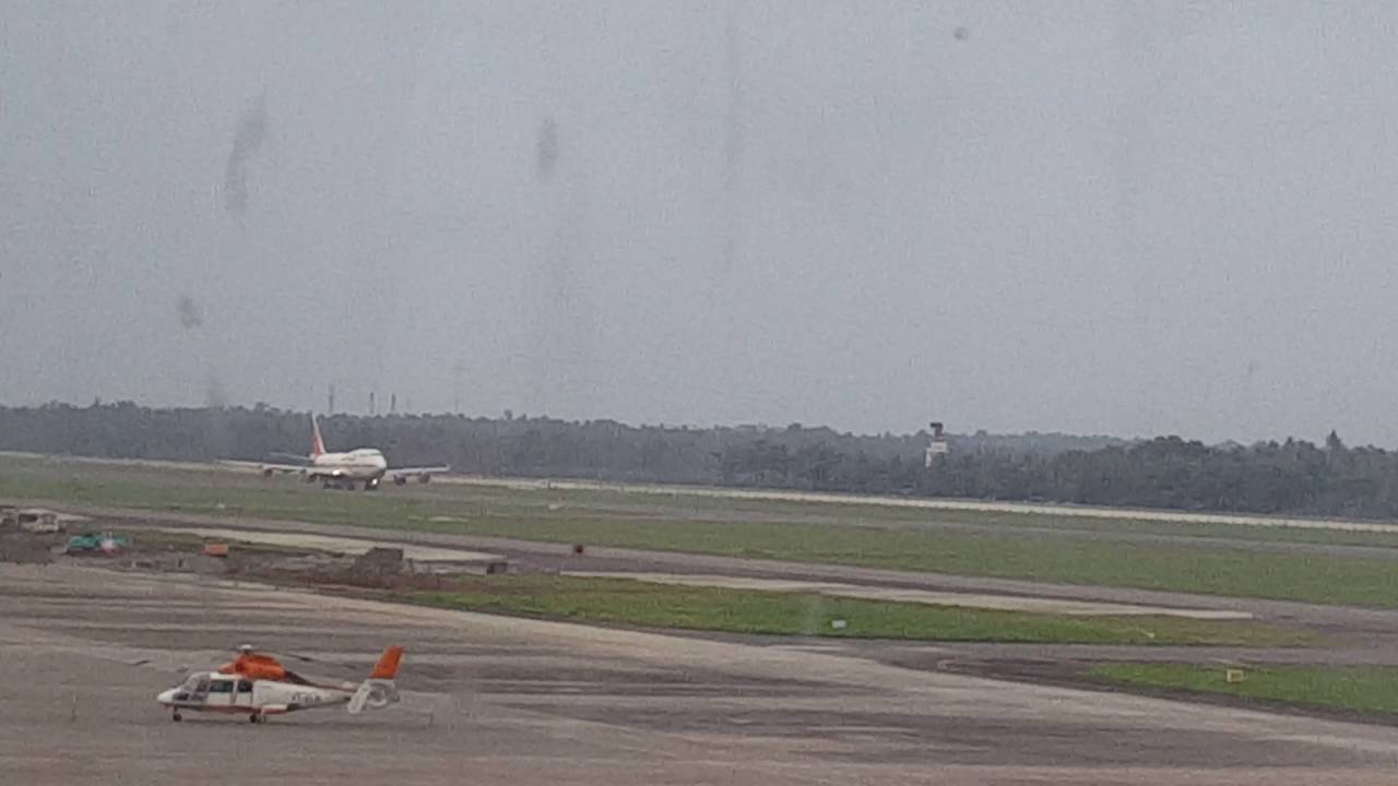 Air india's Boeing 747 take off from Cochin - YouTube