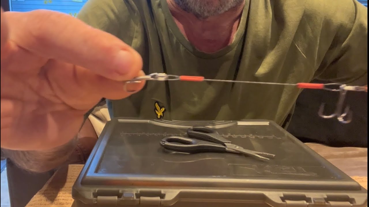 Pike fishing -Tying a titanium trace for dead baiting - YouTube