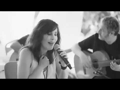 Funda Arar - Armağansın ( Siyah Beyaz Akustik)