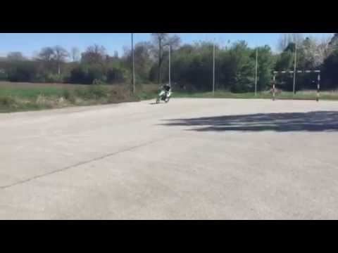 kawasaki kx 85 wheelie - YouTube
