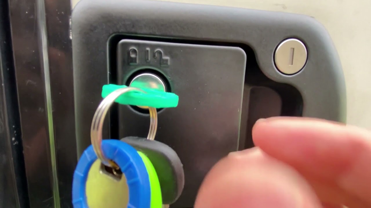 The cabin door lock and keys - YouTube