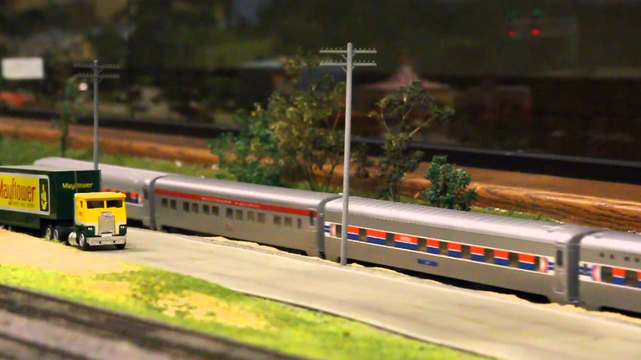 Amtrak's Southwest Limited, 1975, HO scale, CIRC layout - YouTube