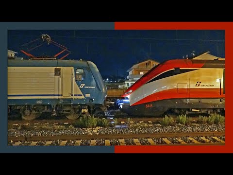 DOPPIA DI E 464 in soccorso ad un ETR 500 FRECCIAROSSA guasto. - YouTube
