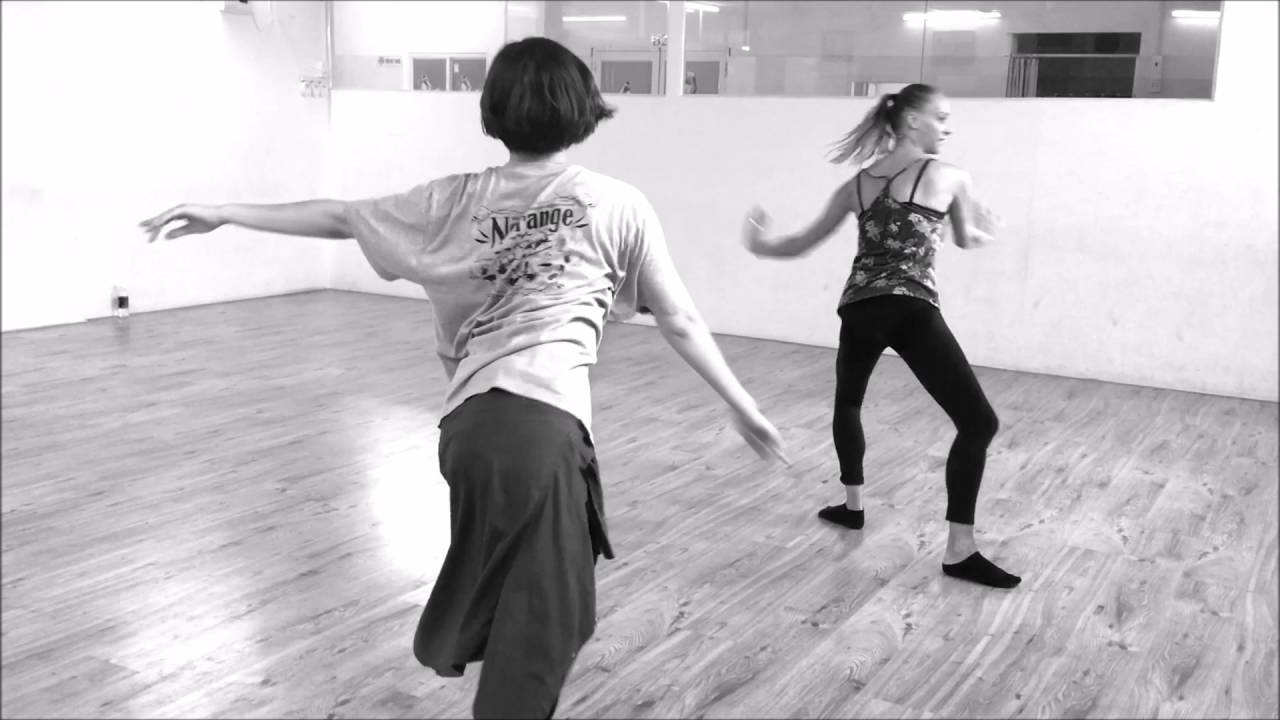 Impossible dance - YouTube