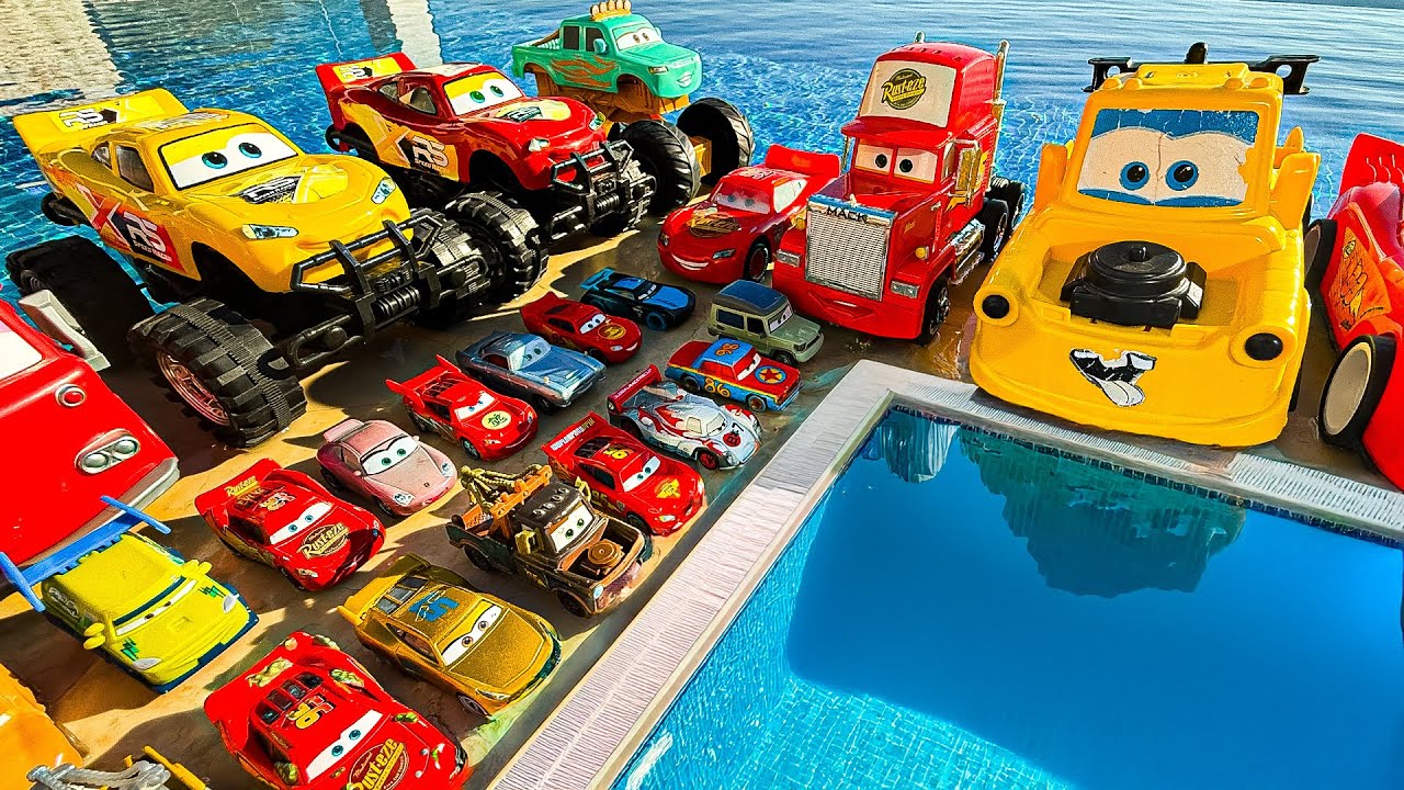 Disney Pixar Cars falling into deep pool, Lightning McQueen, Tow Mater ...