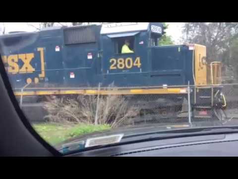 CSX GP38-2 #2804 Crosses Ruscitti Rd. | New Windsor, New York - YouTube
