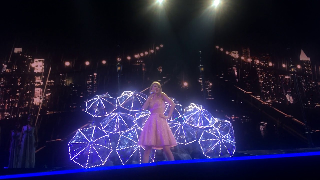 Taylor Swift - How You Get the Girl (LIVE) - 1989 Tour - YouTube