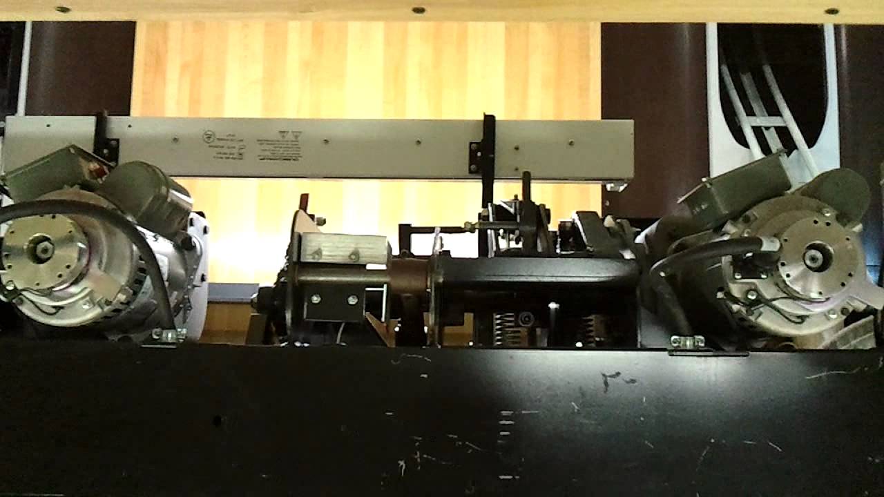 Боулинг. Qubika amf 90XLi pinspotter. Bowling - YouTube