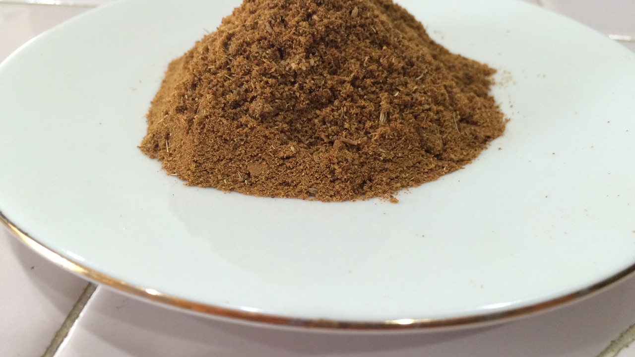 Homemade Chicken/Mutton Masala Powder - YouTube
