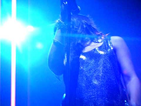 Elizabeth (liz) Huett - Fifteen - Live - London o2 Arena - 30/3/11 ...