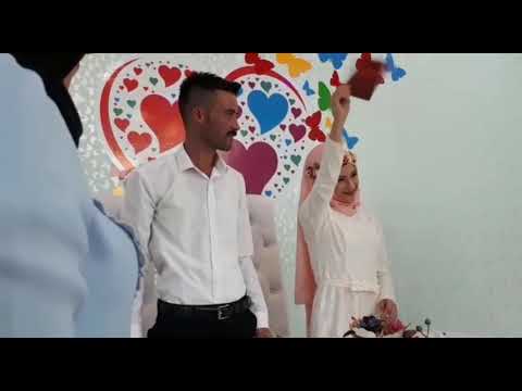 En güzel öpüş damadın gelini öpmesi