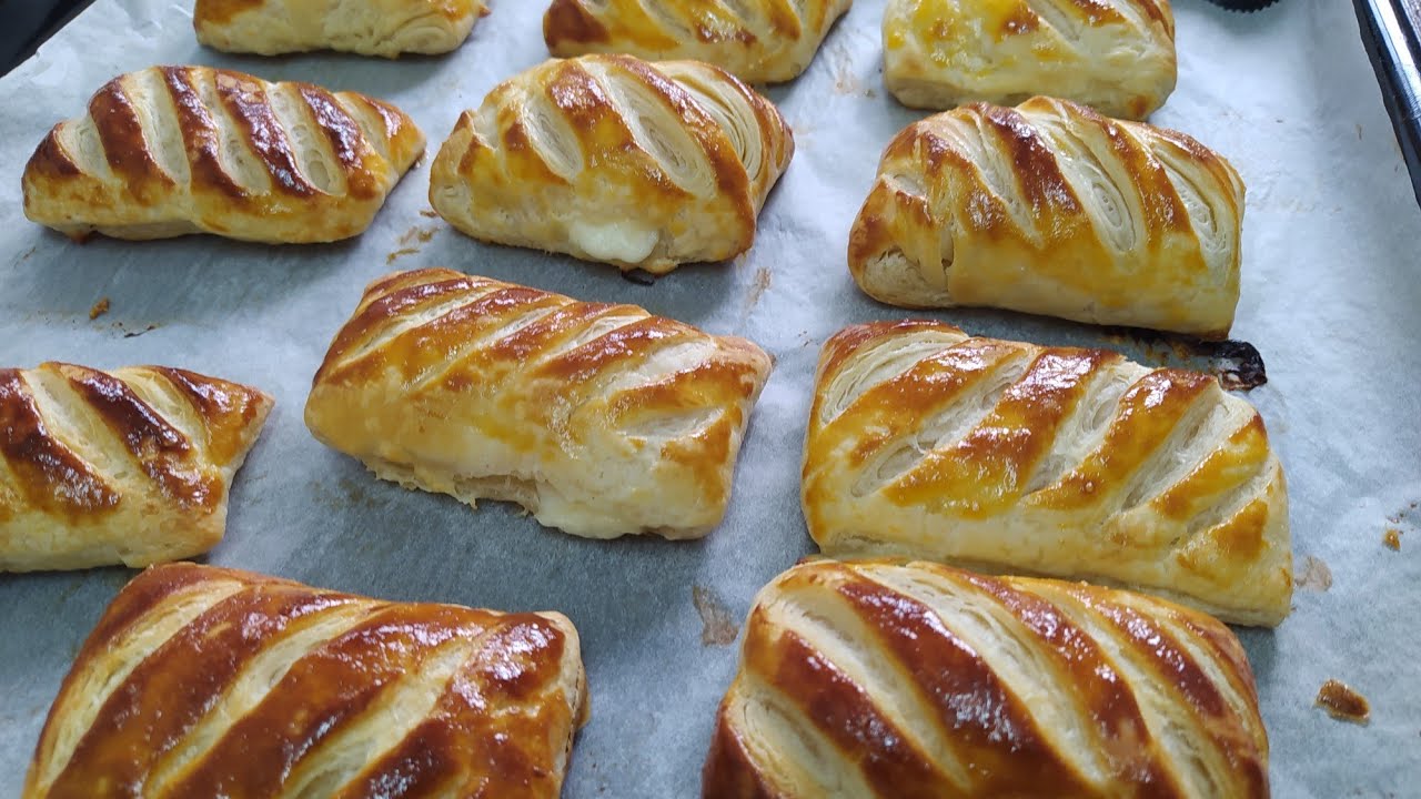 çıtır çıtır kat kat inanılmaz bir tarif hem çok kolay hem çok lezzetli ...