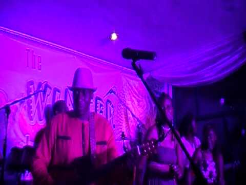 victor kunonga live @jazz 107(by makadani) - YouTube
