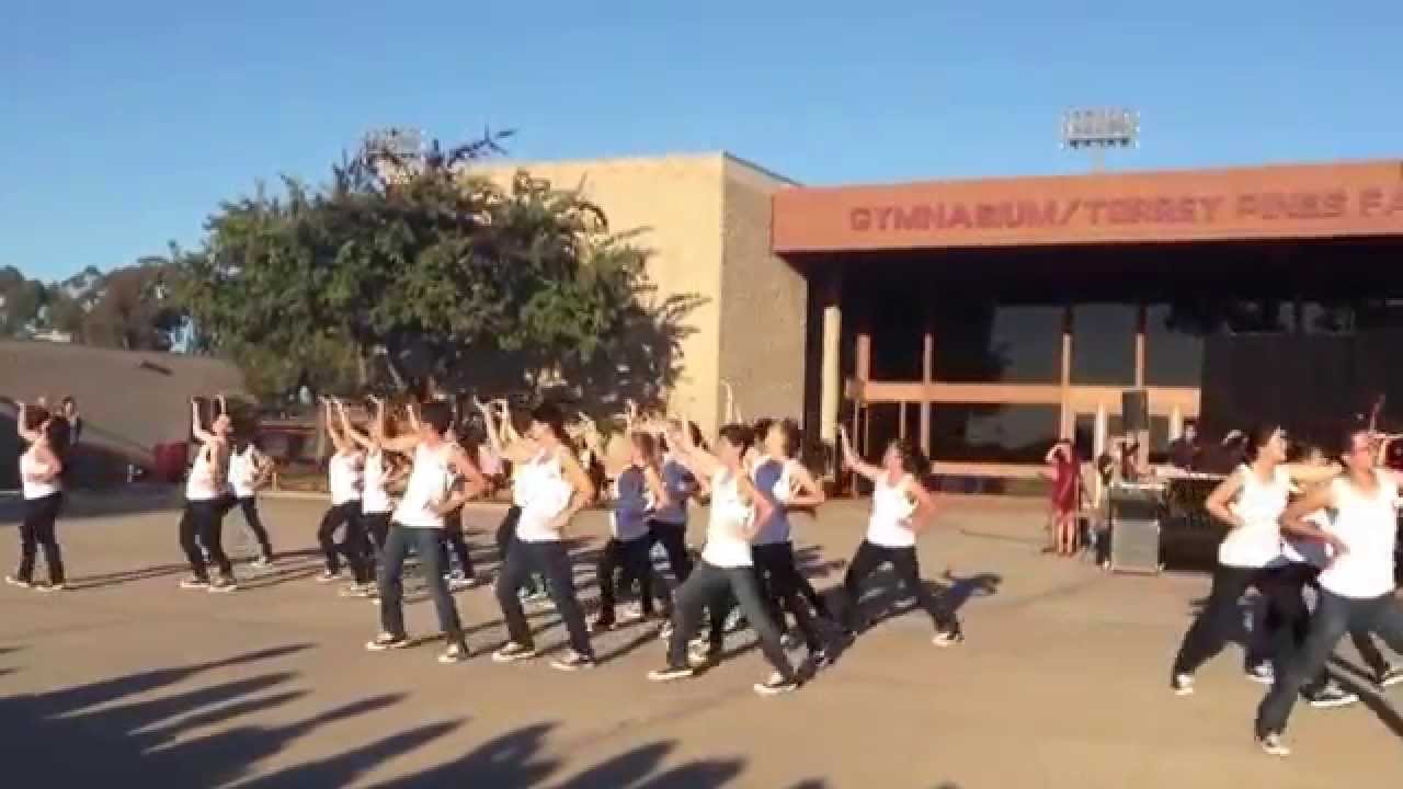 TPHS 2013 back2school Dance Team - YouTube