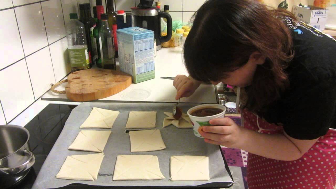 How Blind People Cook - Joulutorttu (Finnish Christmas torts) - YouTube