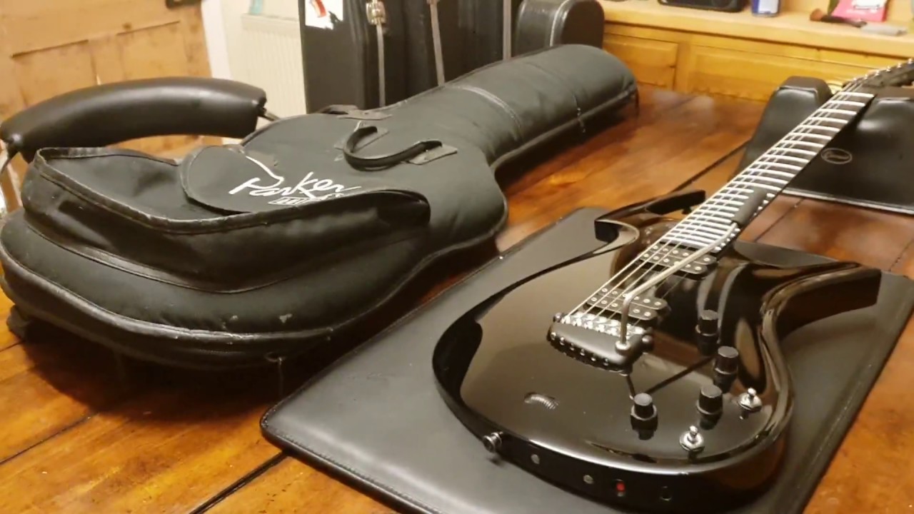 Parker Fly Deluxe Basswood Body Poplar Neck Up Close Guitar Video ...