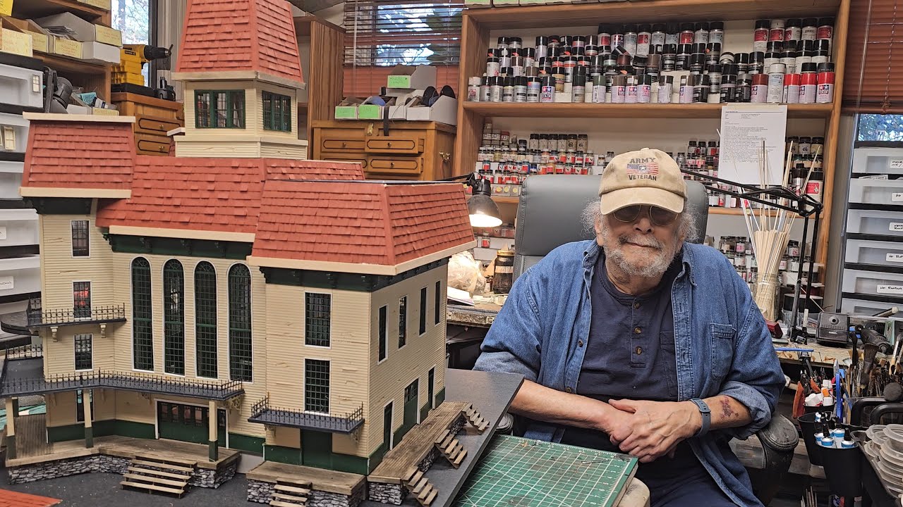 A Big O Scale Passenger Station With Howard Zane and Al Pugliese. Let ...