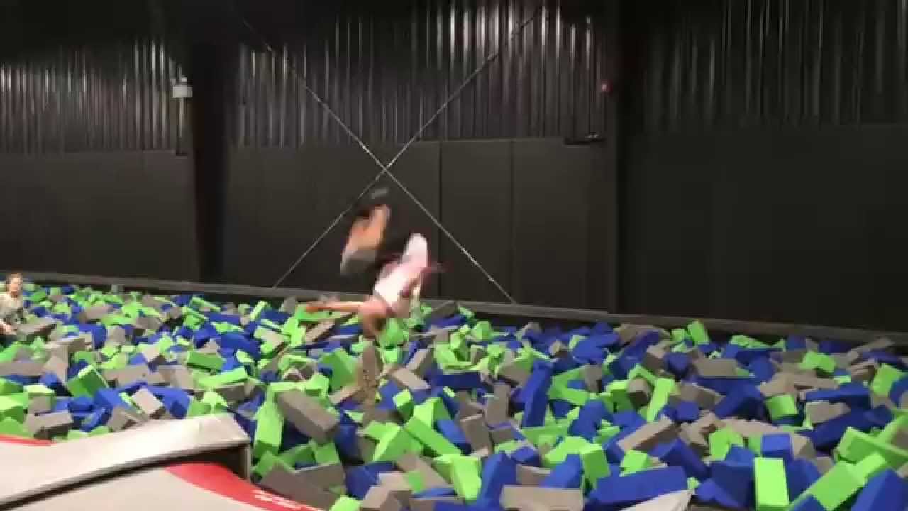 SECTOR SIX TRAMPOLINE PARK VLOG!!!! - YouTube