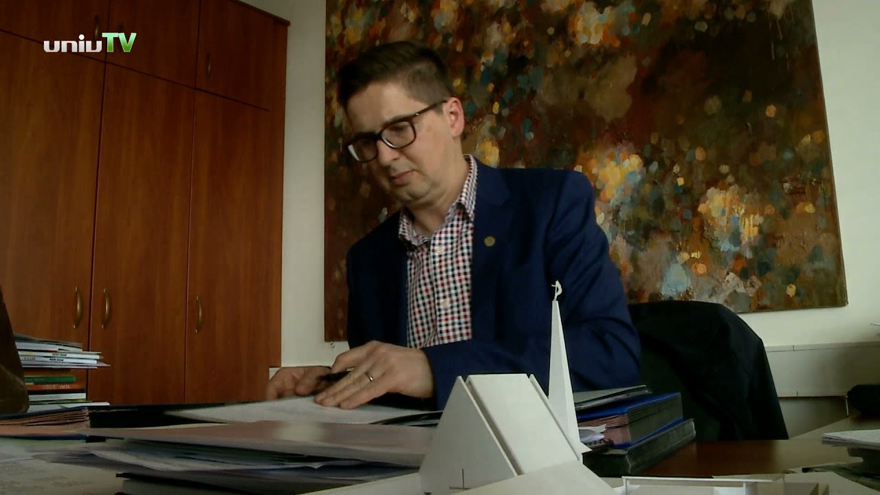 Rangos állami kitüntetésben részesült Bachmann Bálint - YouTube