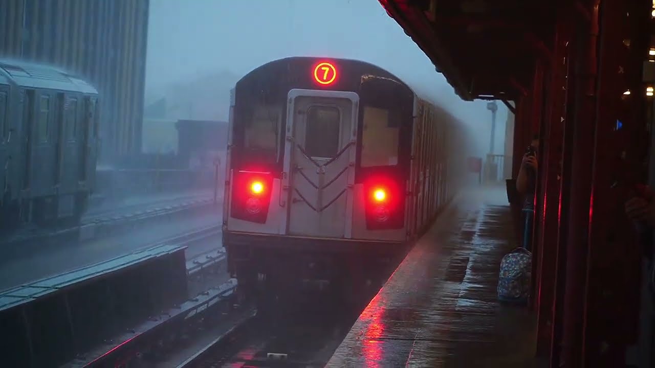 MTA New York City Subway: R188 7 Local & Express trains at 90th St ...